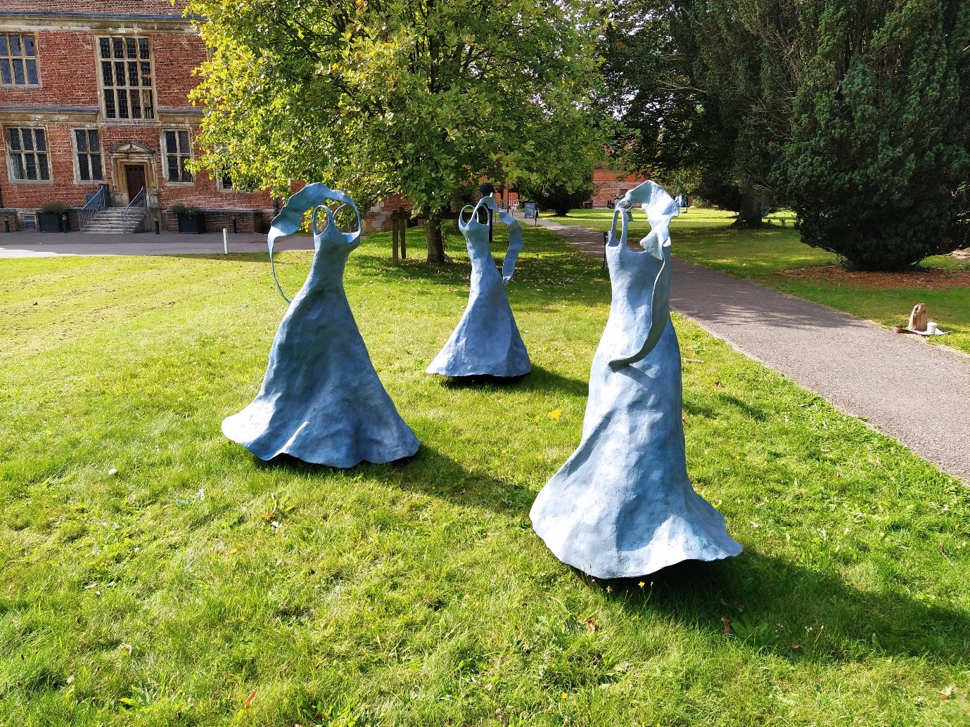 Shaw House Sculpture Exhibition worth a visit – Philippa Harper